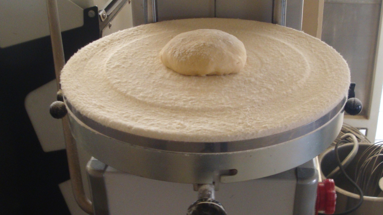 MACHINE A PIZZA ,façonneuse, type Sprizza SPZ40 NOUVEAU | Machinery ...